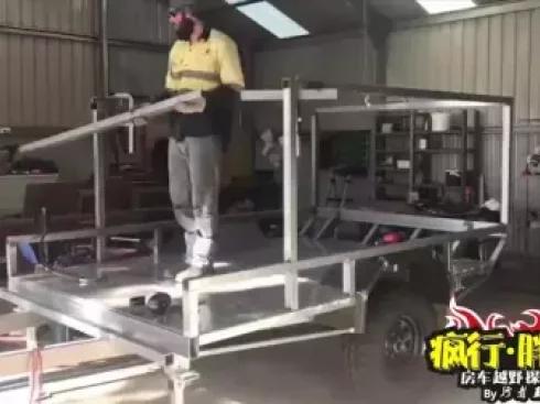 又省十几万! 高手DIY越野露营拖挂小房车