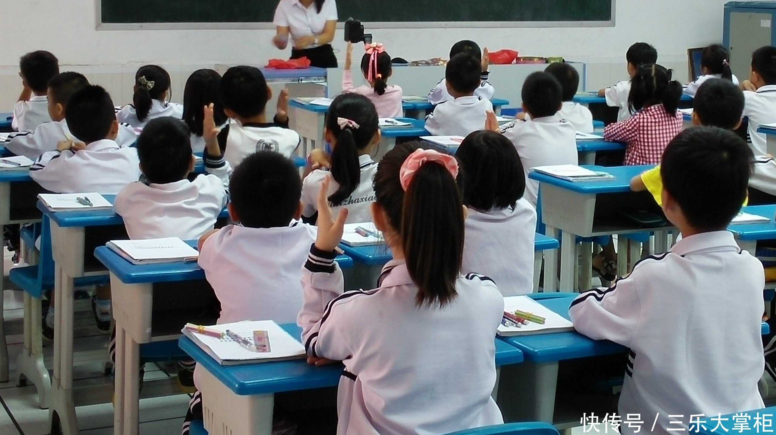 初中数学九年级上册最新北师大版:一元二次方程的根与系数的关系