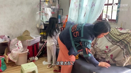 爸爸使用煤气罐不小心眼睛受伤,孩子爸陪在医院,今天我们一起陪