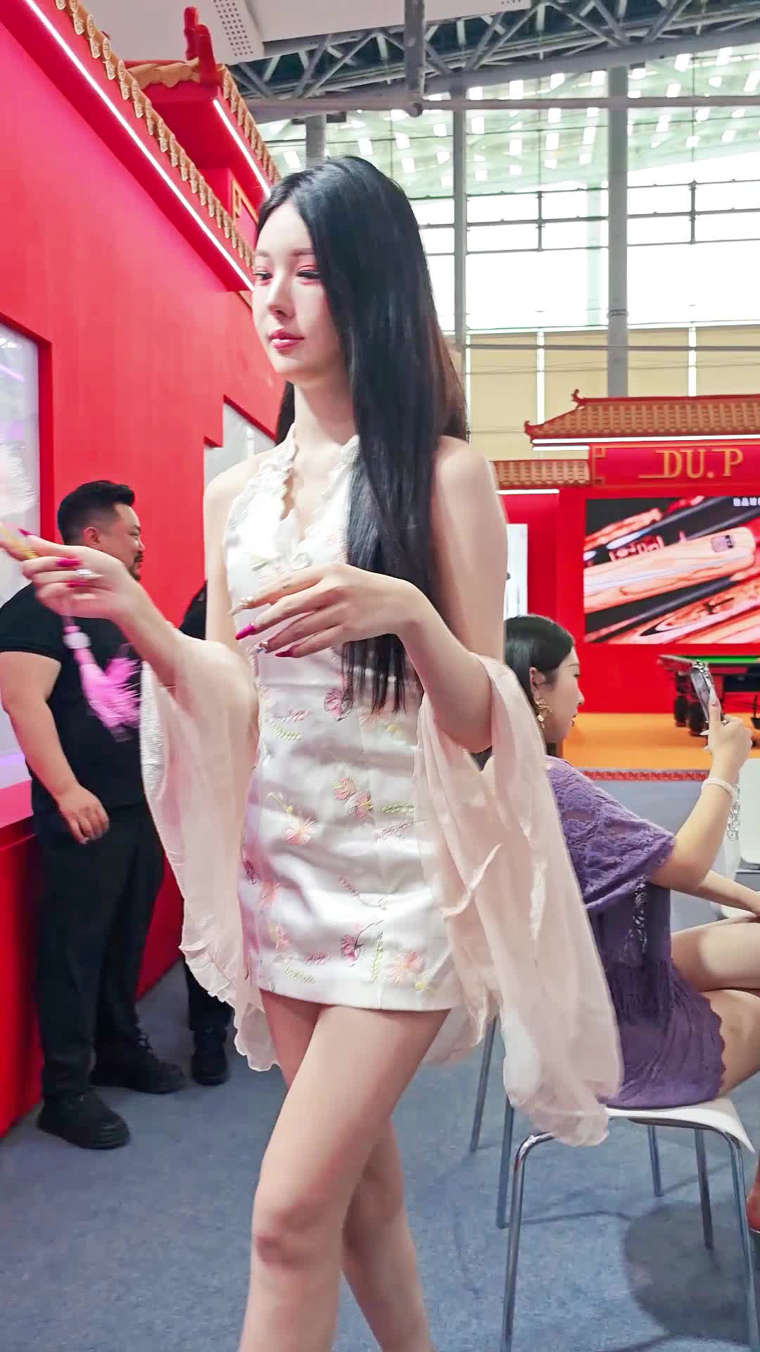 #好身材好气质 #性感女神 #极品车模 #魔鬼身材 #丰满性感