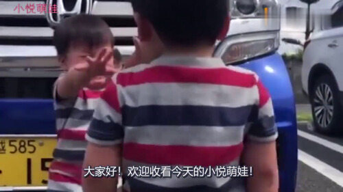 双胞胎宝宝的C位之争,太凶残了,还好只有一个孩子