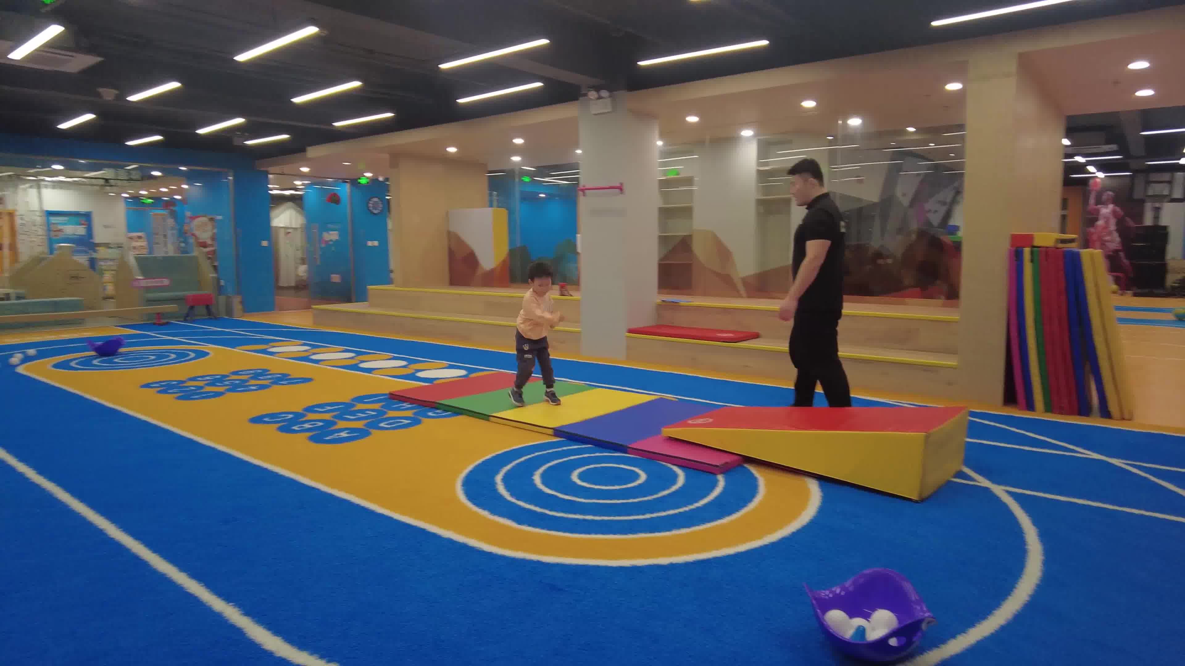 少儿体适能-后滚翻训练