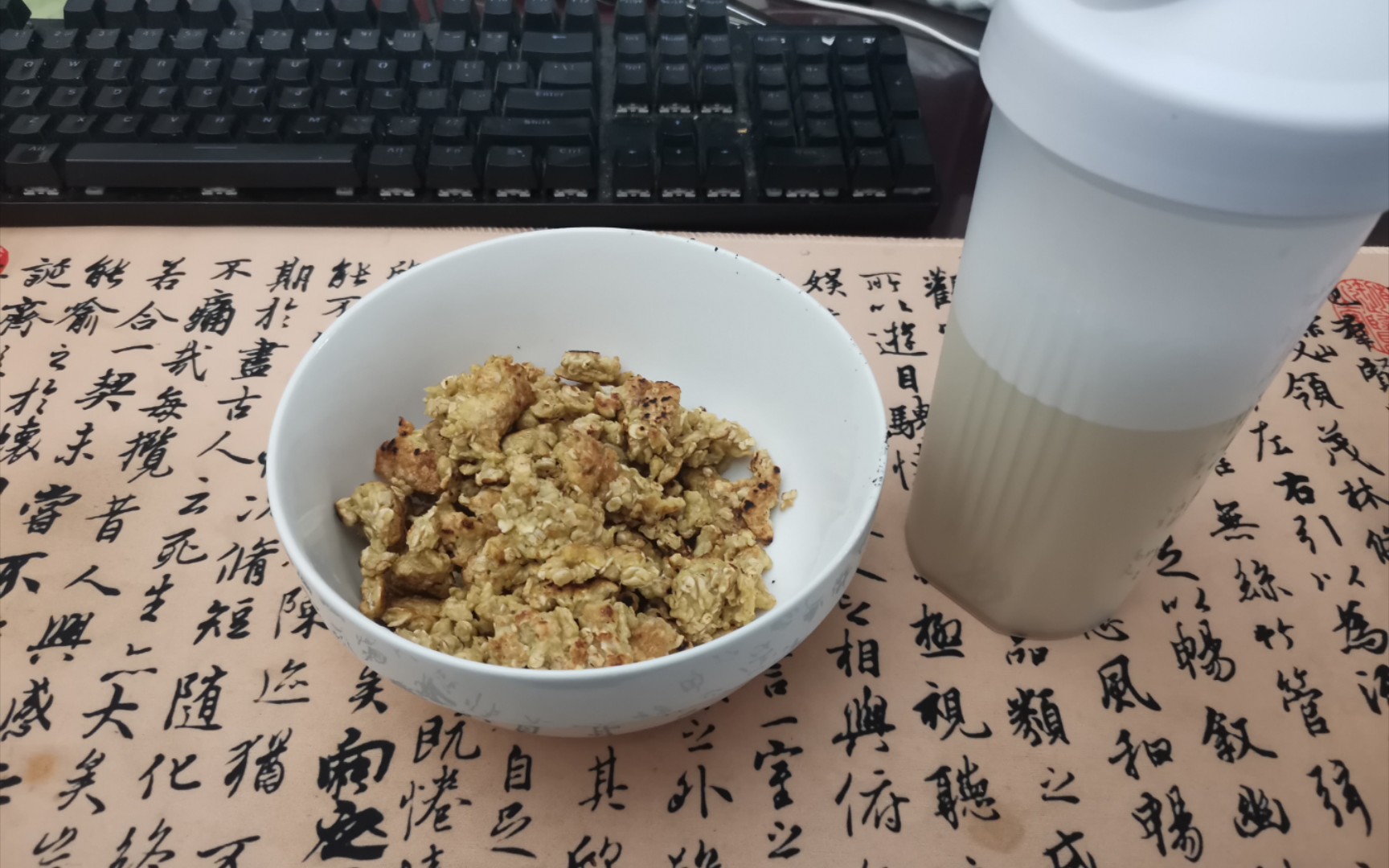 简单的早餐,麦片炒鸡蛋