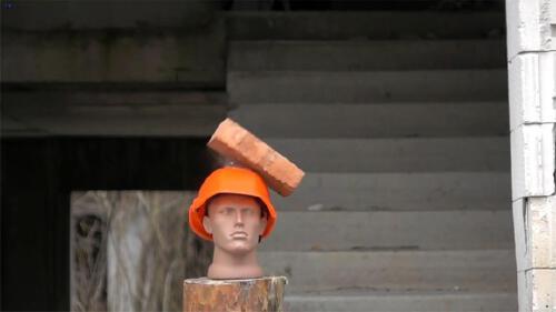 为何去工地必须带安全帽?几十块钱的东西真能保命吗?看完明白了