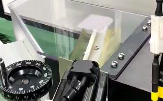 ...五金件PE袋包装机,对接视觉筛选机氿亿套袋机装袋机注塑件汽车零件