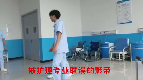 模仿病人病情发作的学生,导师欠你一个影帝奖项,这波表演可以打满分