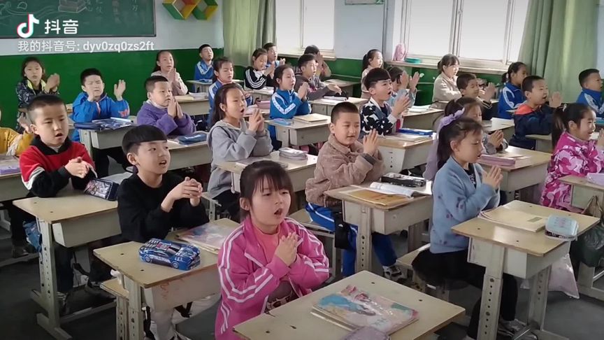 《神州谣》:#课堂实录 #上课日常 #美丽校园