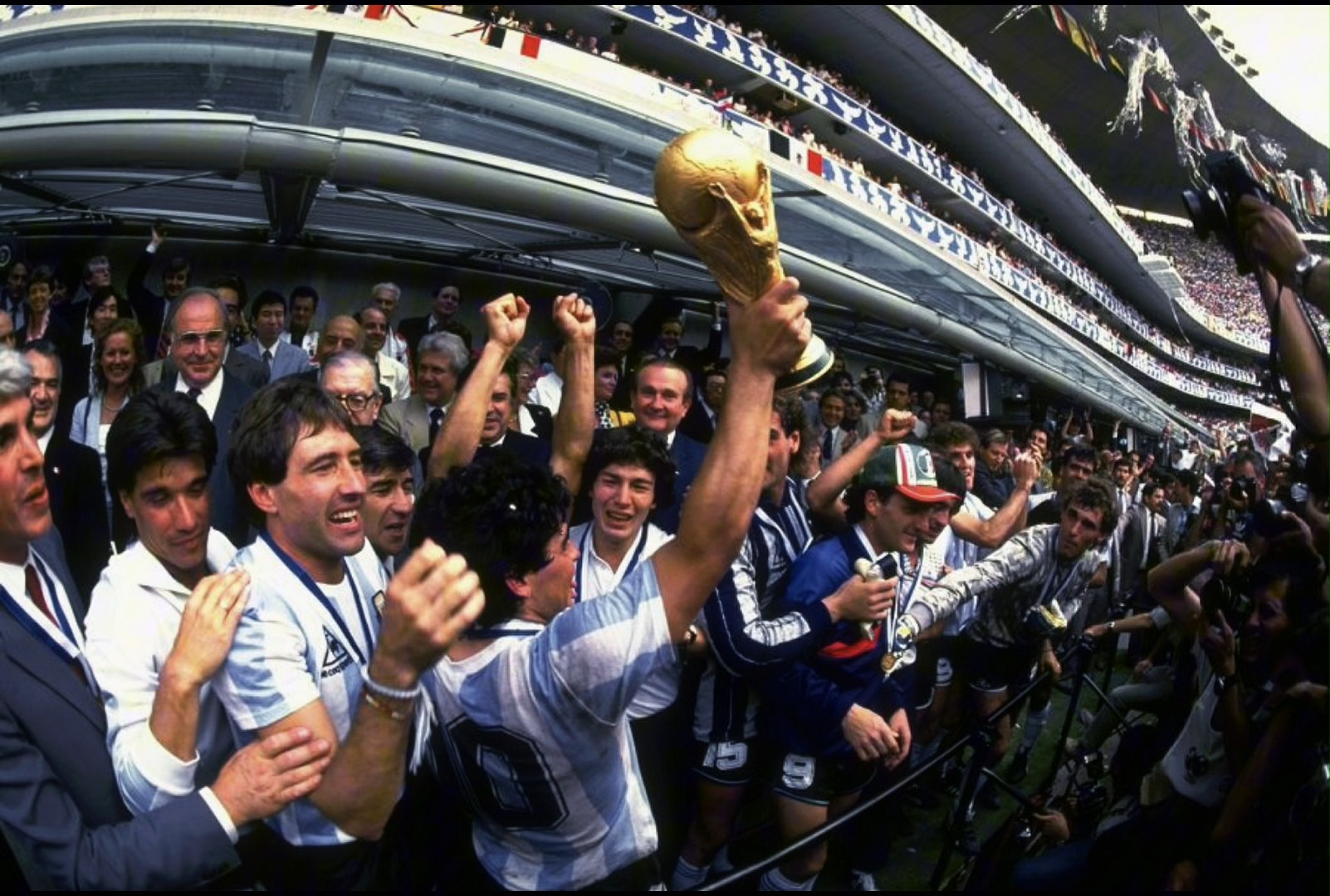 1986年墨西哥世界杯大赛的电子音乐