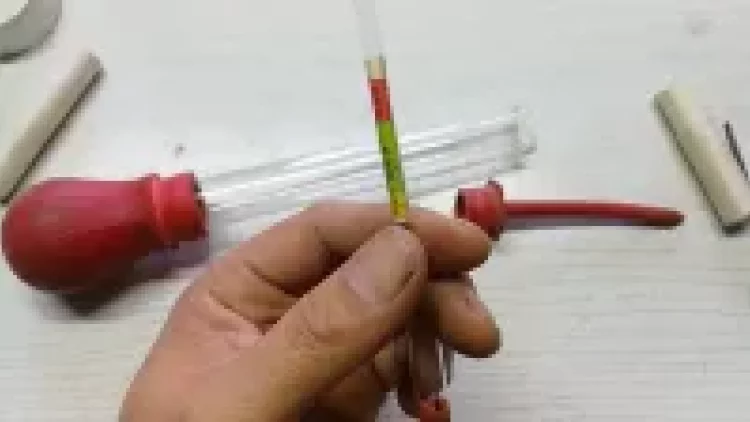 用密度计对电池电解液进行测试!看看两块电瓶的差别