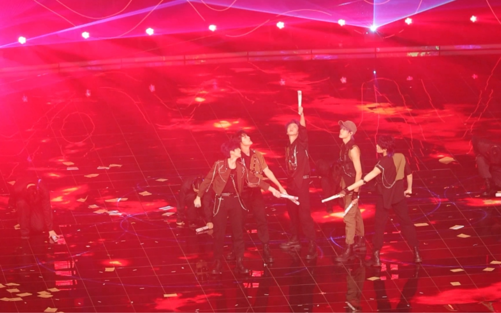 【跨时代x火力全开】TF家族三代练习生让我们不顾一切公演