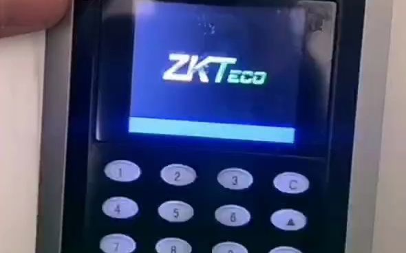 今天给大家介绍ZKTeco门禁怎么恢复出厂设置