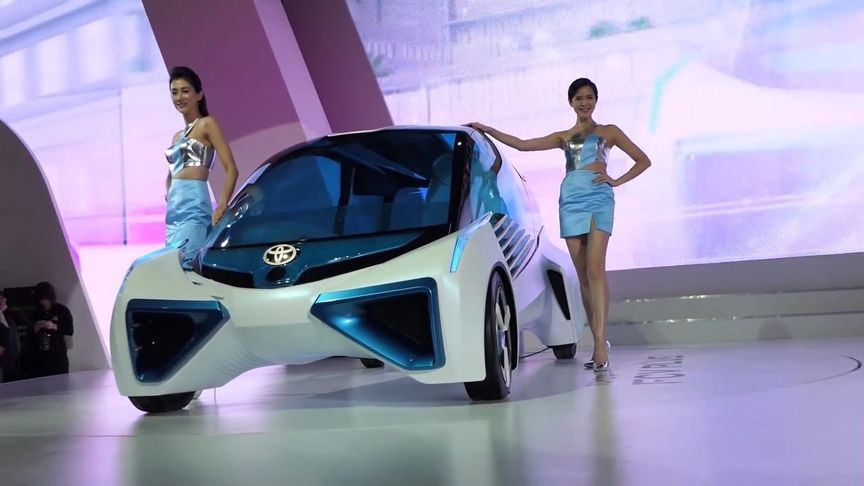 2018台北世界新车大展郑宁恩、江怡薇TOYOTA 超正点美腿