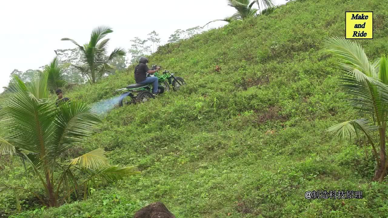 用本田 CRM250 改装了一辆四轮摩托车