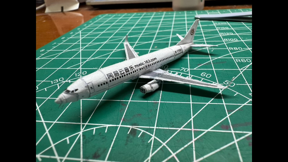 网易云音乐波音737-800飞机纸模制作