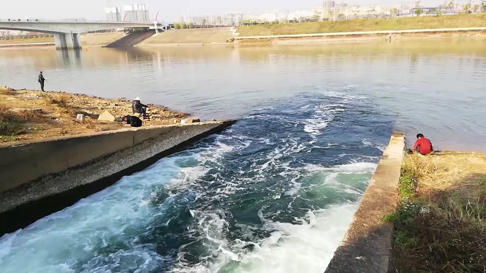 我国污水处理技术完全过关了。这是长沙市雨花区花桥污水处理厂浏阳...