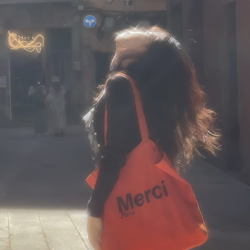噜啦不吃辣 
