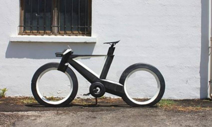 .b>加速自行车",采用回旋加速器原理,无.