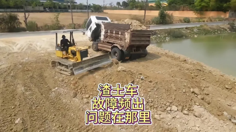 渣土车频繁出事故问题在哪里 工地现场尘土飞扬