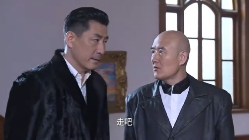 燕双鹰智斗敌营,神不知鬼不觉将定时炸弹放入敌人口袋,爆炸倒计时...