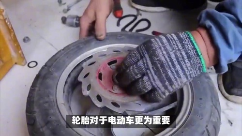 今天才知道,电动车轮胎用多久就要换一次?换正新好还是朝阳好?