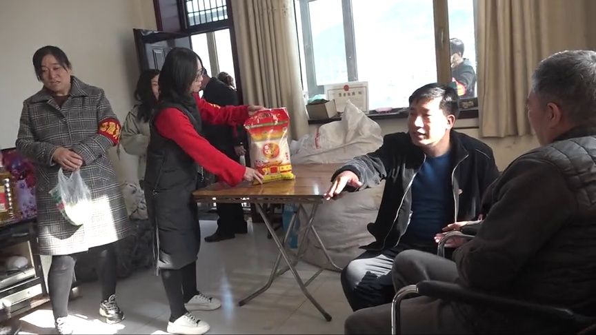 枝柯镇中心校开展志愿者服务行动