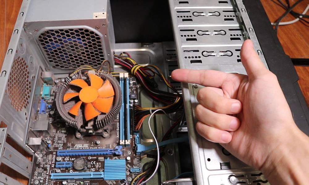 电脑黑屏开不了机,大部分的问题都出在这里,别再花冤枉钱了