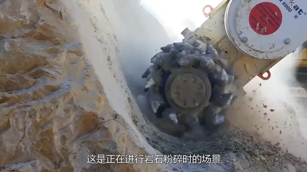 627 滚轮研磨机是什么?近百颗钢牙不断打磨岩壁,硬块秒变碎渣 #科普...