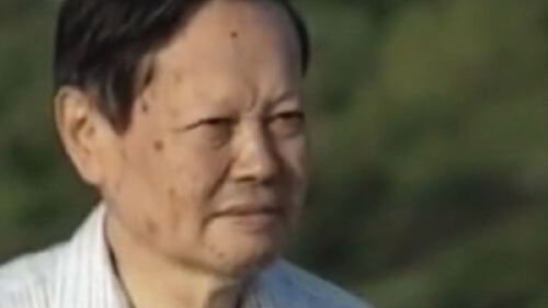 杨振宁毕生推动现代物理发展,他一生成就卓著,载入人类文明史册