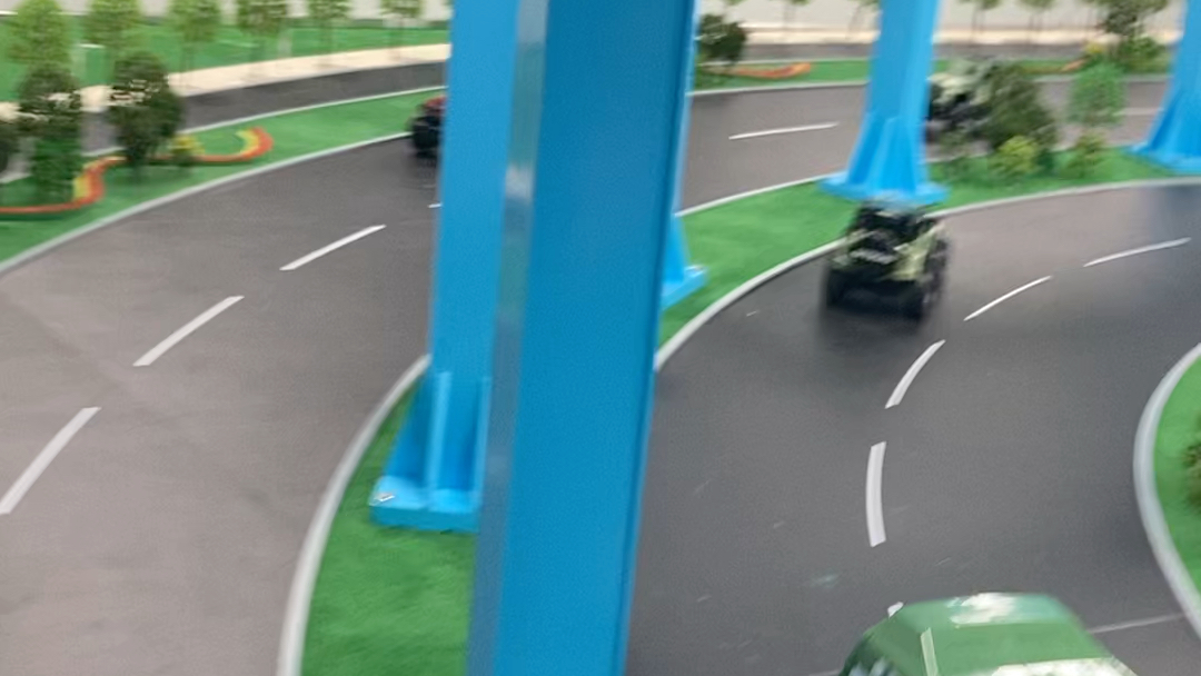 国家稀土功能材料创新中心创建的稀土永磁交通轨道模型