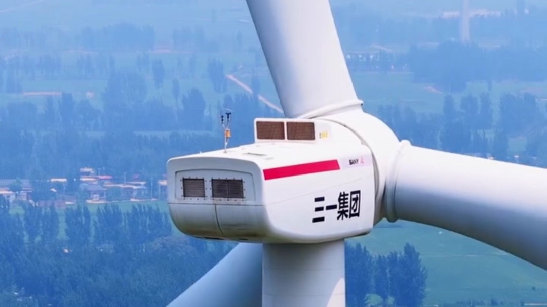 无人机百米高空作业,巡检大型风机塔筒