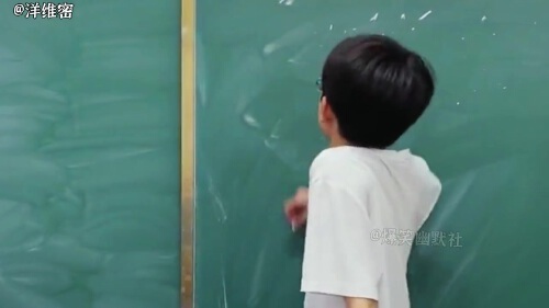 盘点学生模仿老师的神操作,完美的抓住老师的精髓