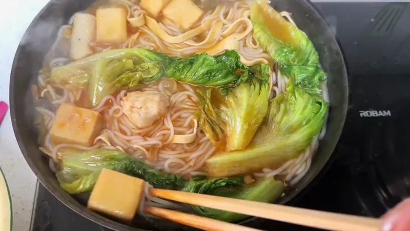 挑战一天只吃一顿螺蛳粉体重变化一起减肥打卡 记录饮食