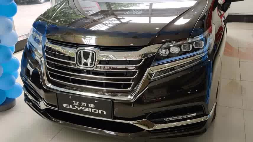 我承认是被本田艾力绅魔术电动门吸引过去的