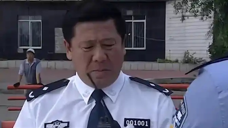 交通警察:女孩被撞身亡,得知他爹身份,交警队长傻眼了