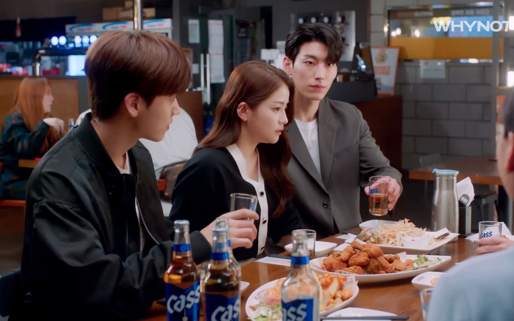 ...[Bad Girlfriend/坏女朋友] EP.04-在一个位置,一张桌子上坐着的三男女