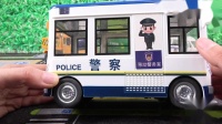 儿童玩具车视频:流动警务室警车模型玩具开箱试玩.mp4