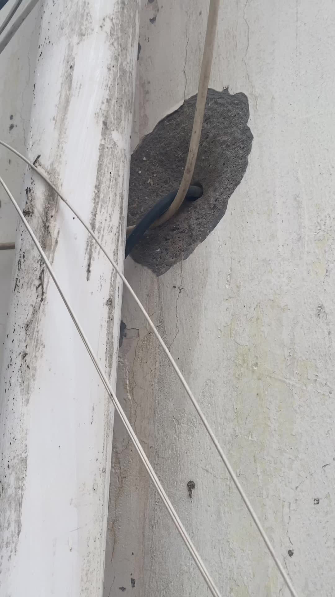 问题已找到,感谢师傅们的指教。 #安全用电 #电工维修