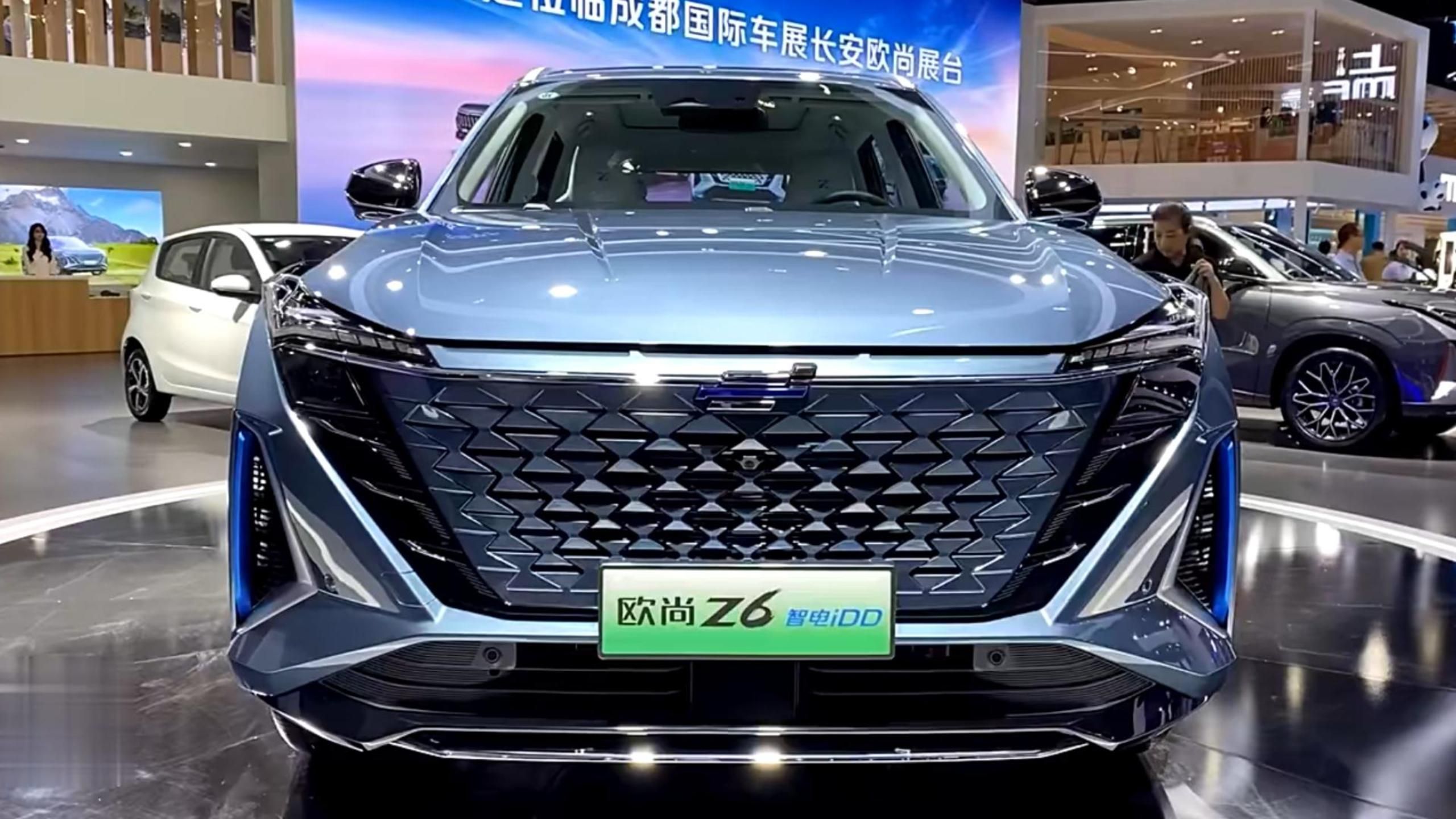 2024款长安欧尚Z6来了!油耗0.8L+零百7.4s,9.69万配双层玻璃 #长安...