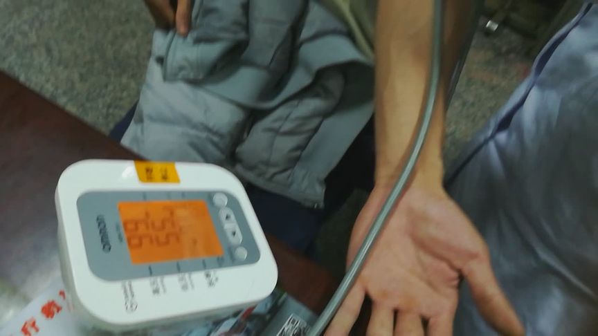 电子血压计测血压