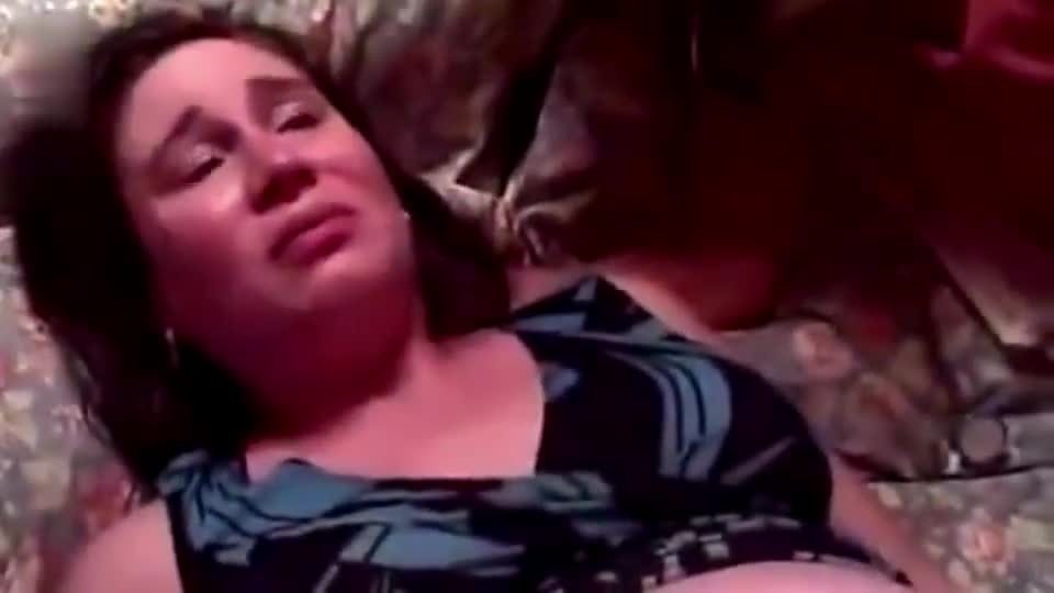 实拍外国孕妇分娩全过程, 看那个表情真心疼.