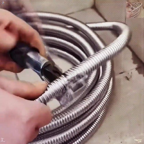 在家里动手尝试制作不锈钢波纹连接管的艰辛与乐趣的完美碰撞