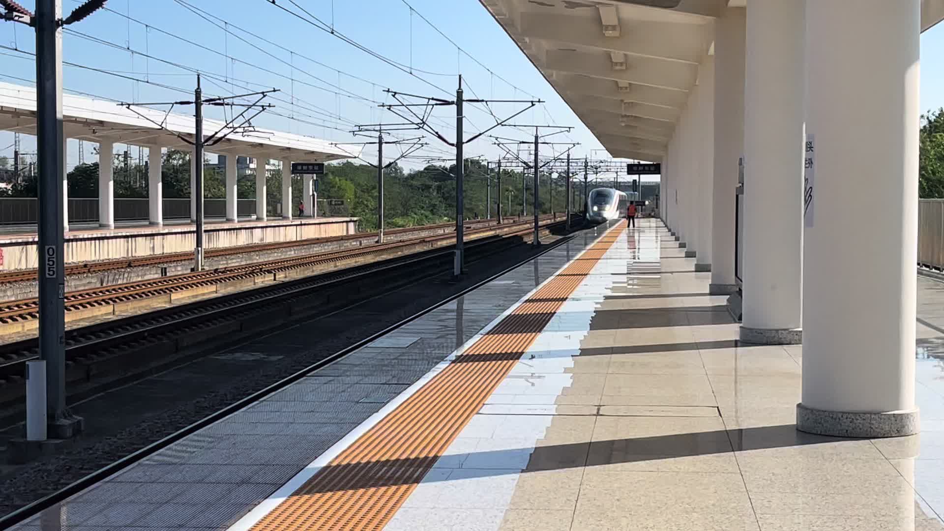 ...南昌西到吉安西,中途停靠丰城东、樟树东、新干东、吉安西;列车运行...