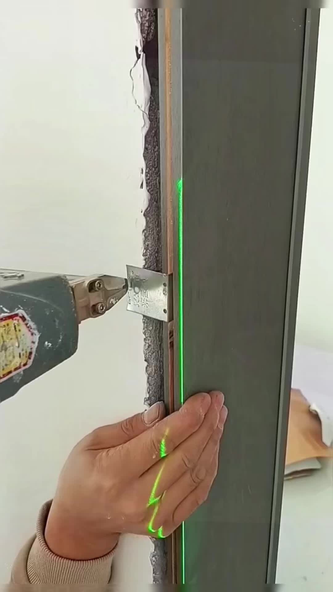 木门安装技巧#施工现场实拍 #木工工具 #木门安装#木工