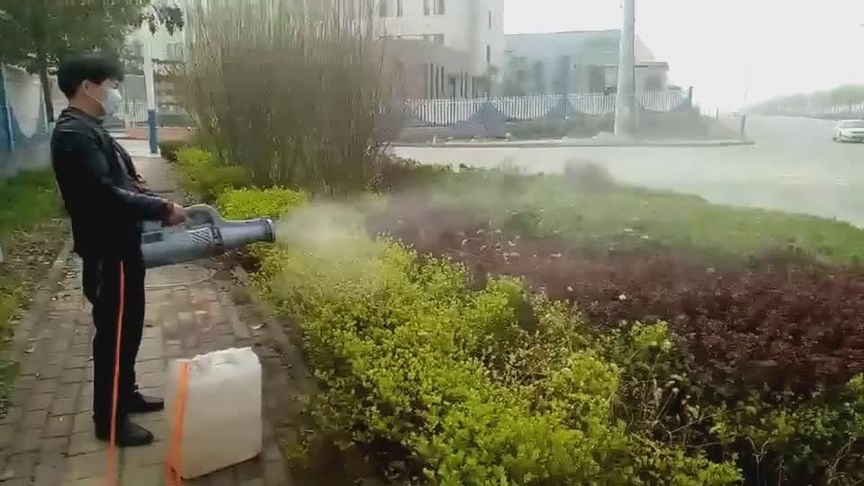 这种电动喷雾器,喷雾效果非常好,很适合田地里使用