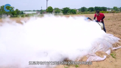 液氮的神奇力量到底有多惊人?从五楼倾倒后,汽车会遭遇怎样的命运?