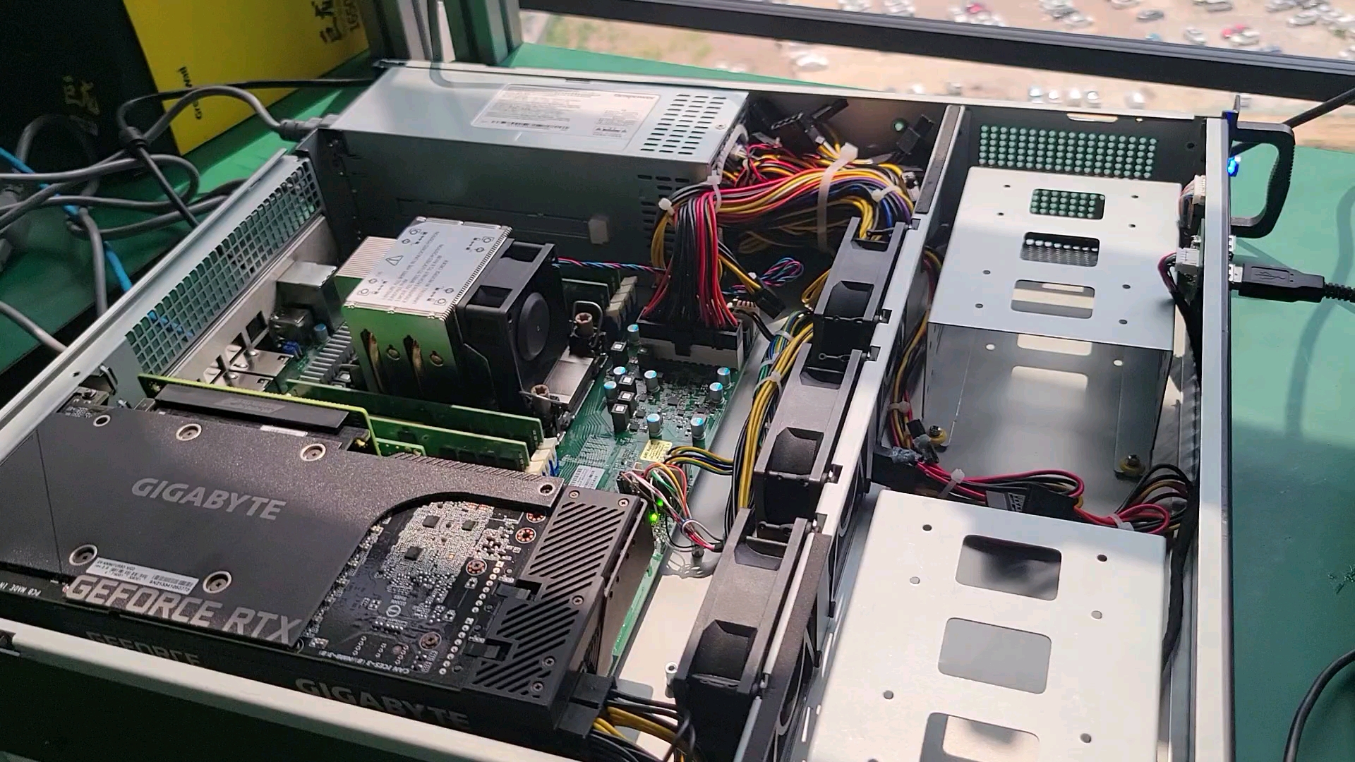 Intel 至强 银牌4310CPU,2U机架式服务器定制logo