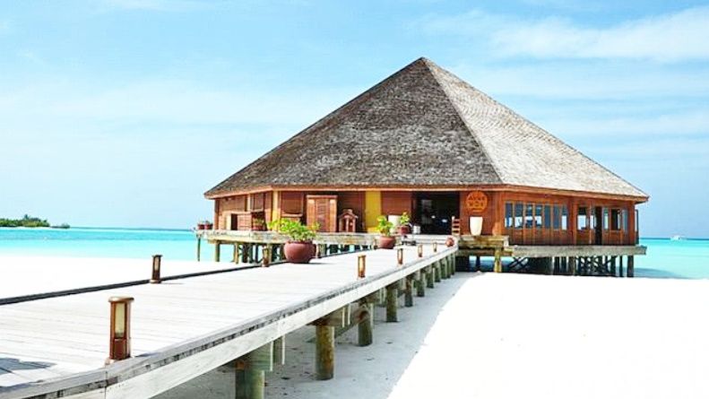 南亚“非常富有”的小国,不靠卖石油赚钱,中国游客占据三分之一