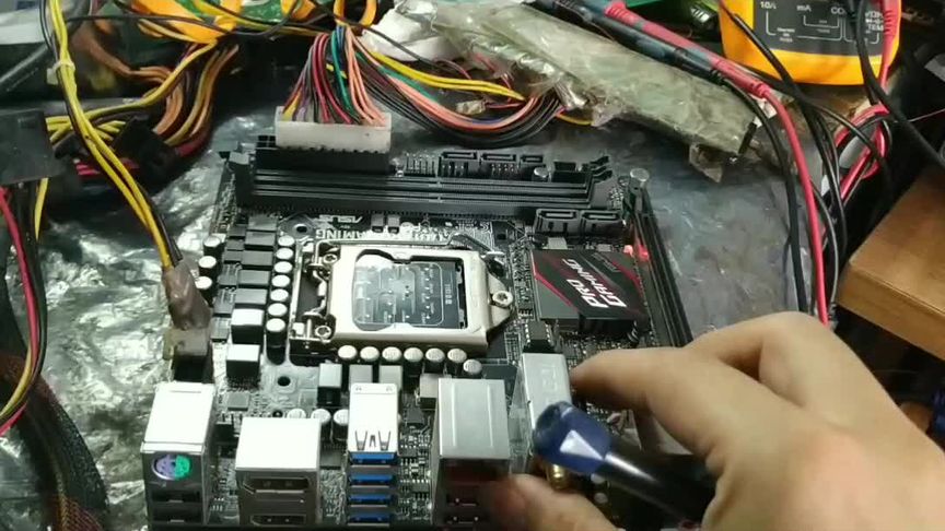 华硕z170小主板,CPU供电短路,换了复合式mos管搞定。