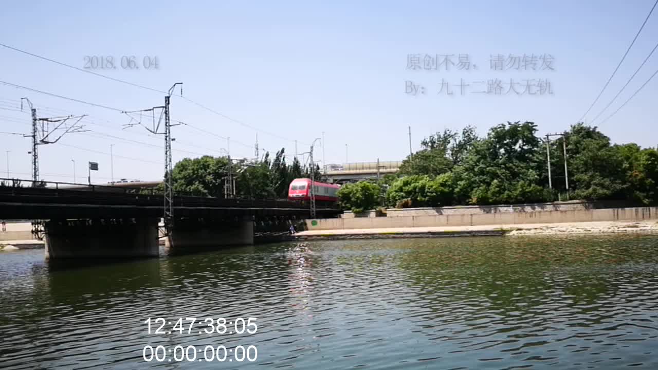 杭州开往齐齐哈尔的k49次火车,缓缓的接近天津北站