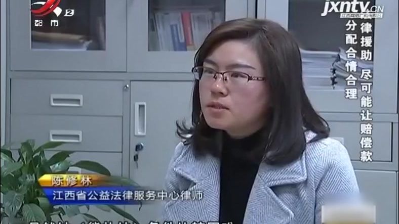 女子女儿刚上小学,儿子刚学会走路没有经济来源,家庭十分困难